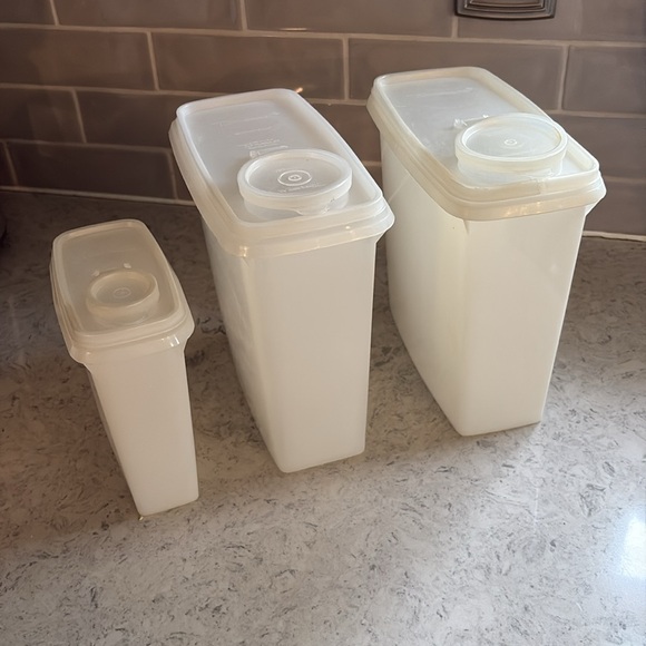 Tupperware | Kitchen | Vintage Tupperware Cereal Keepercontainer Lot Of ...